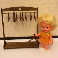 Кукольная мебель - Стойка - вешалка вешалка для кукольной одежды купить ...