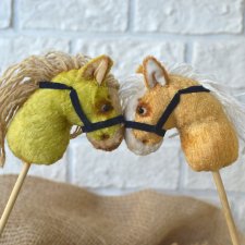 Лошадки на палочке / Авторские игрушки / Шопик - продать купить куклу ...